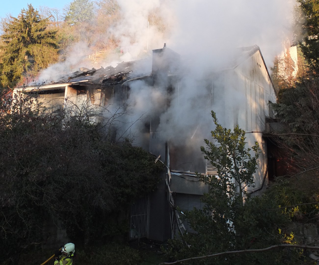 Neue Fricktaler Zeitung | Hausbrand richtet grossen Schaden an