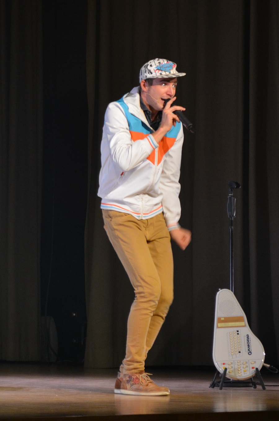 Neue Fricktaler Zeitung | Michael Elsener begeistert das Publikum